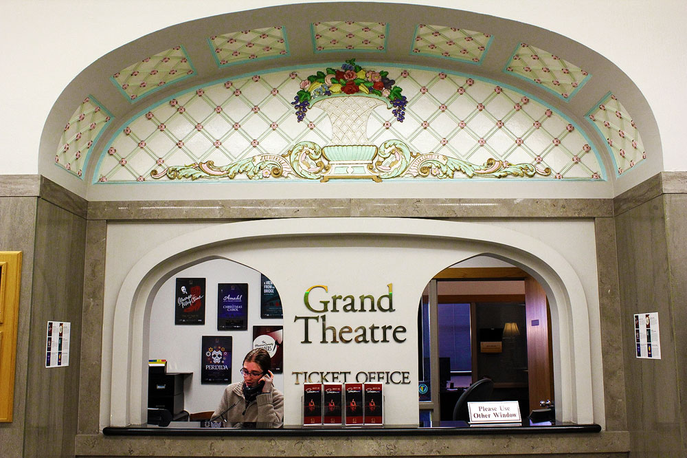 Backstage at the Grand: 'The Musical Comedy Murders of 1940' - The Globe