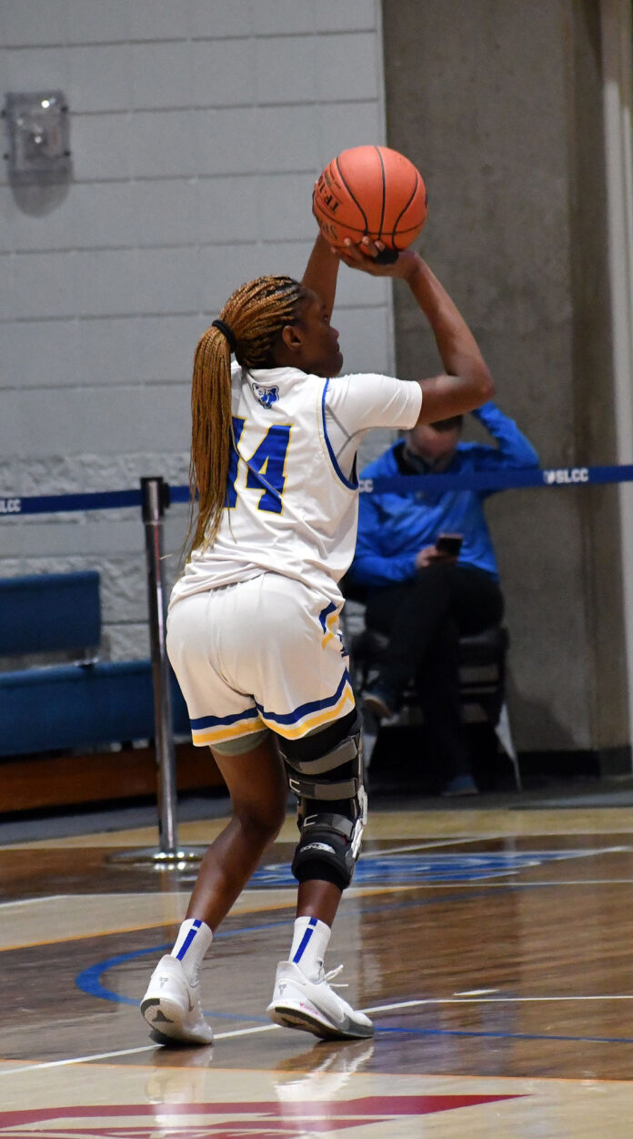 Bruins prepare for Region 18 basketball tournaments - The Globe