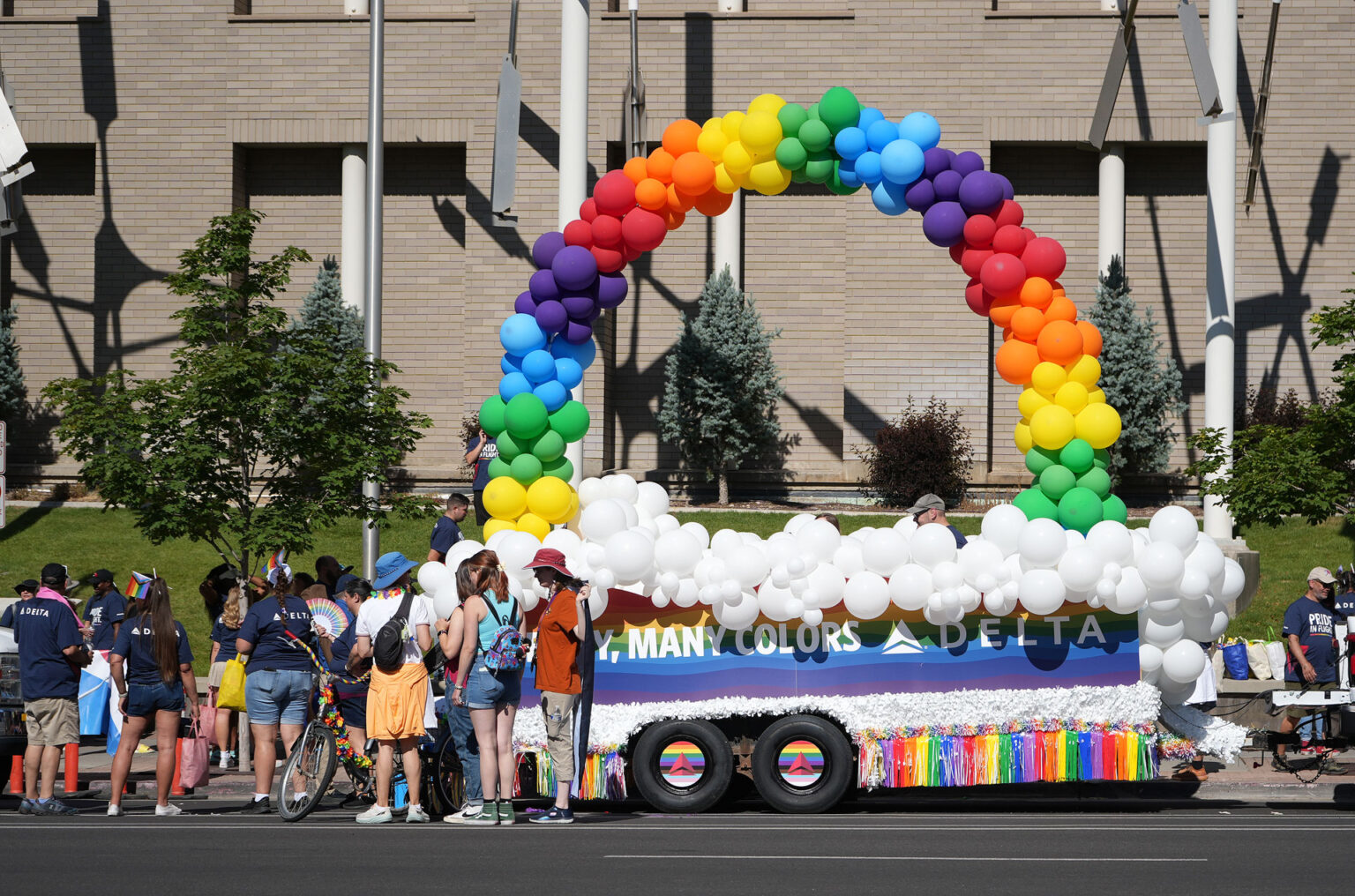 35th Utah Pride Parade defies obstacles to entertain thousands - The Globe
