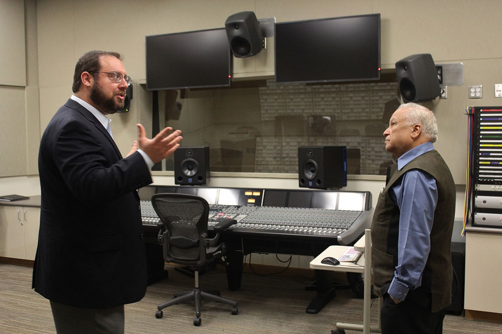 Journalism guru visits SLCC campus - The Globe