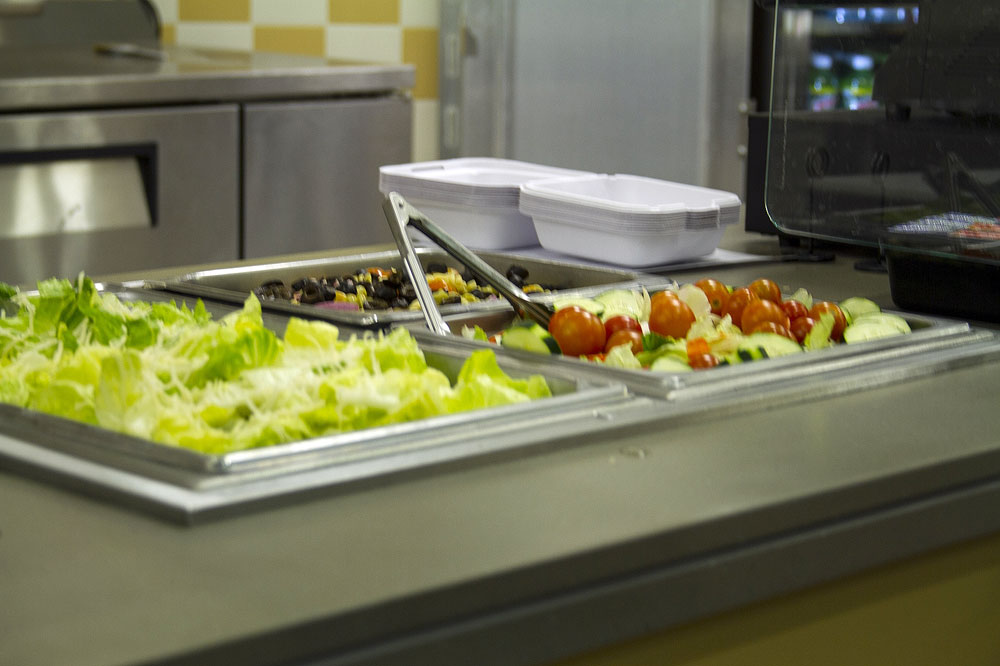 Students fuel up at campus food courts - The Globe